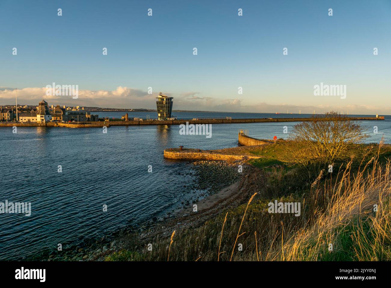 Aberdeen, Scotland, UK, November 20th 2022, Aberdeen River Dee estuary ...