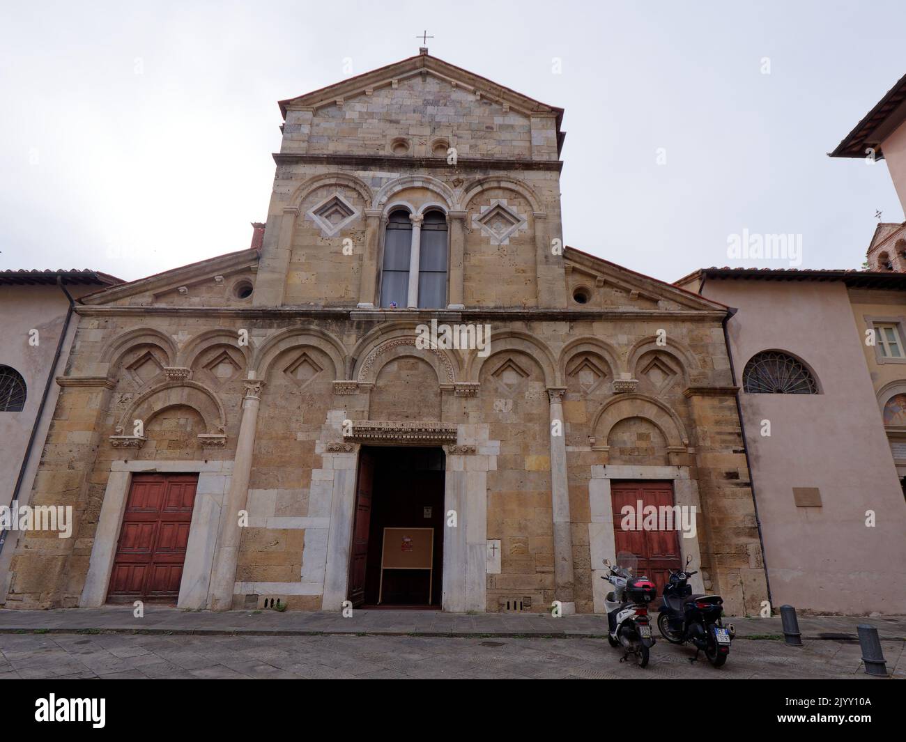 Tuscany church architecture hi-res stock photography and images - Alamy
