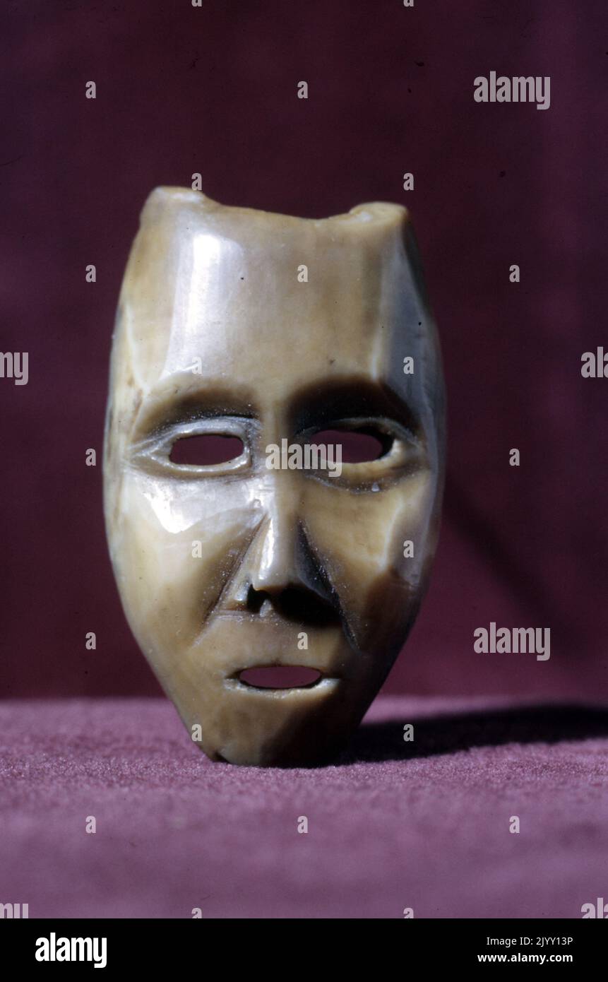 Eskimo inuit mask hi-res stock photography and images - Alamy