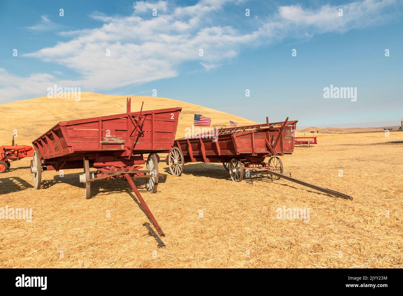 Farm wagons hi-res stock photography and images - Alamy