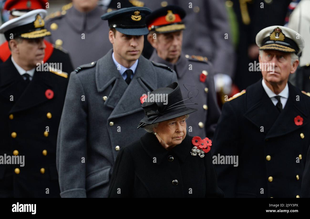 Queen cenotaph in whitehall 2014 hi-res stock photography and images ...