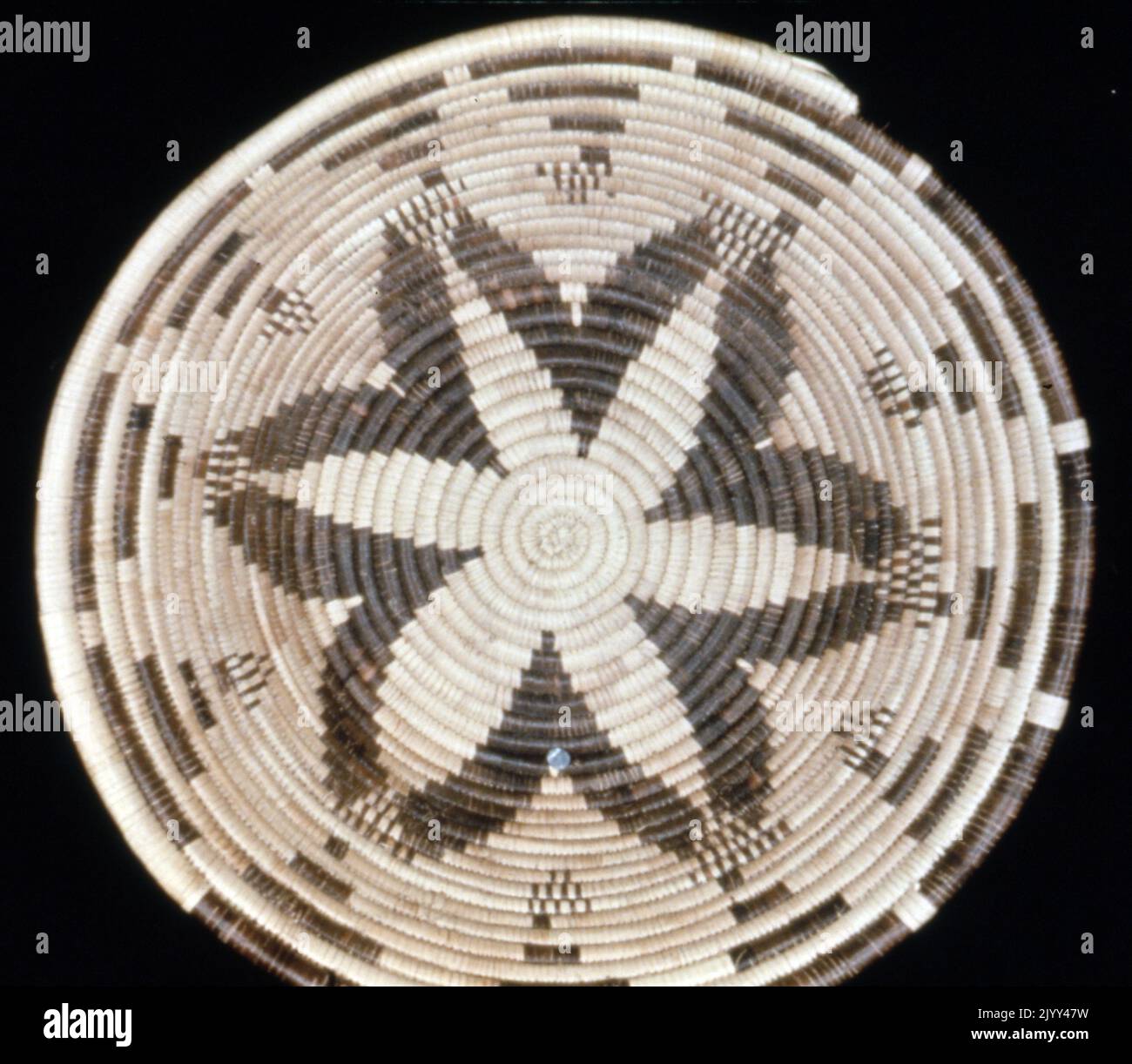 Khoisan speaking indigenous hunter gatherer hi-res stock photography ...