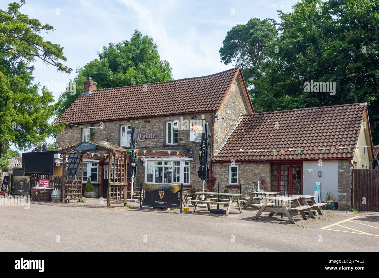 Pubs de inglaterra hi-res stock photography and images - Alamy