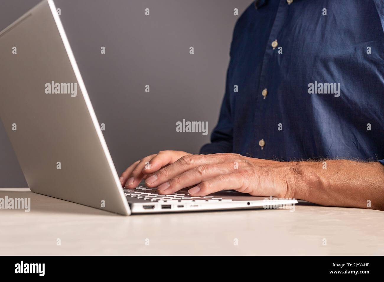 Typing email hi-res stock photography and images - Alamy