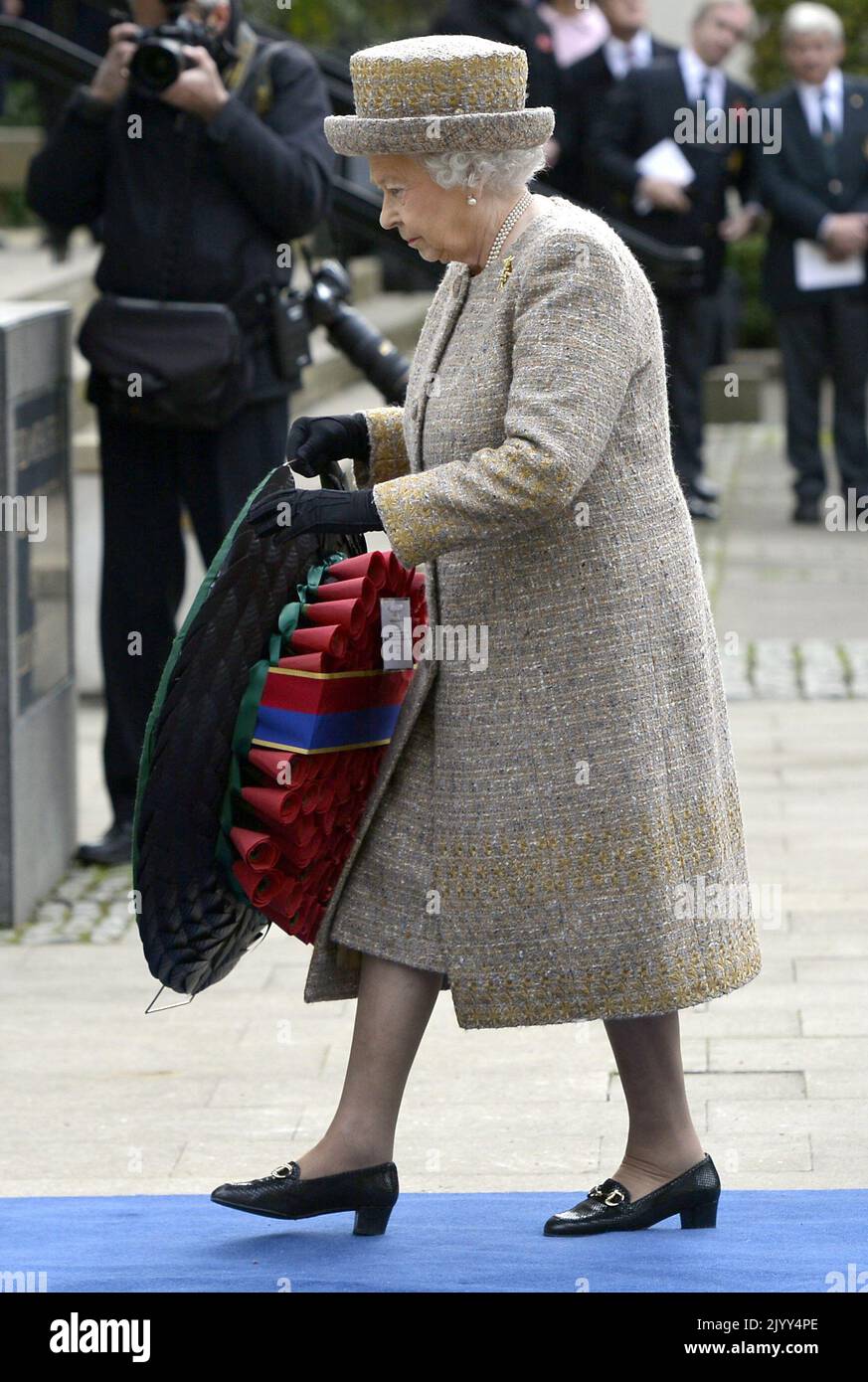 20141106 - LONDON, UNITED KINGDOM: Britain's Queen Elizabeth II ...