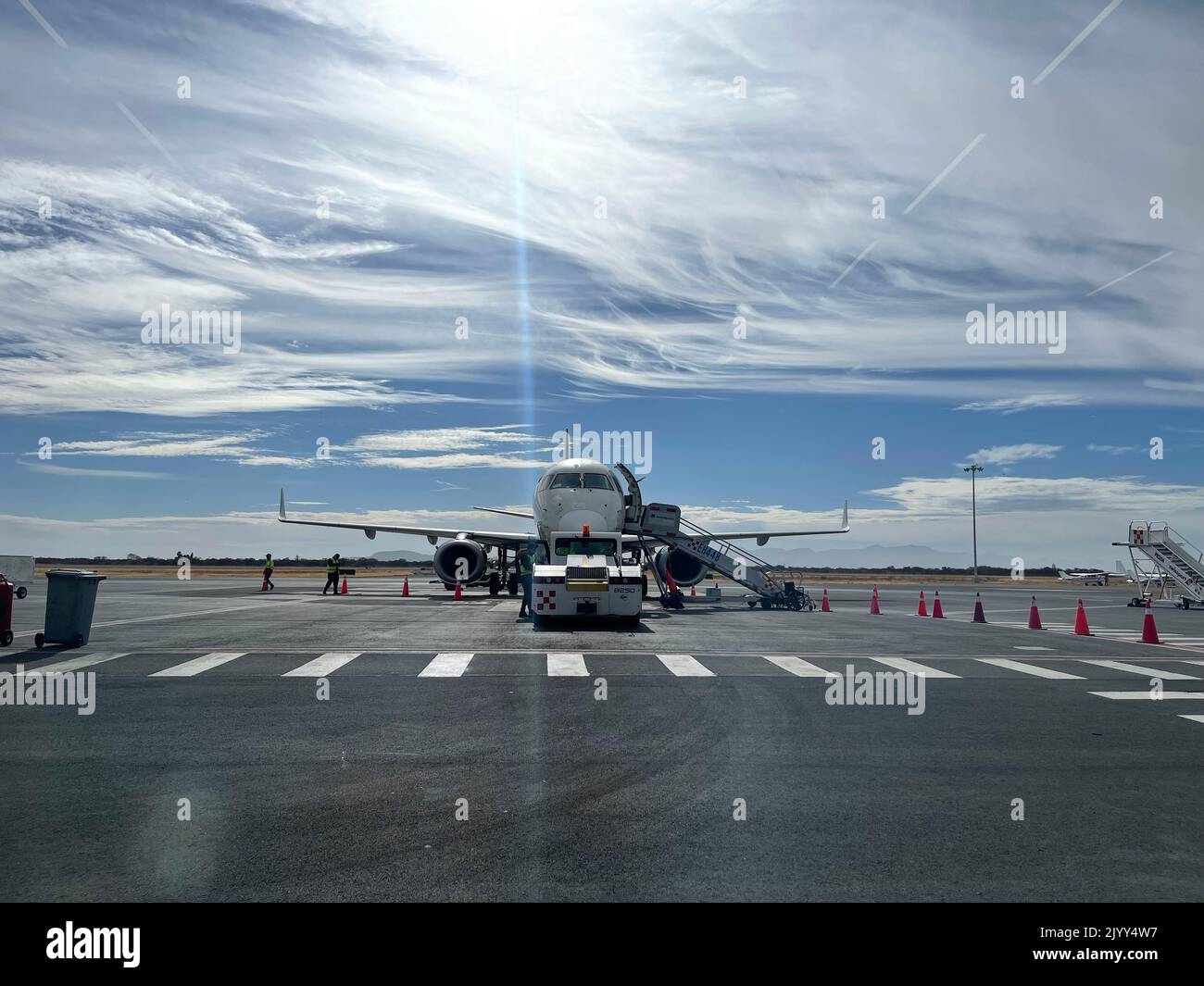 Airplane overview, aerolina aeromexico, Aeroméxico Connect at Guadalupe ...