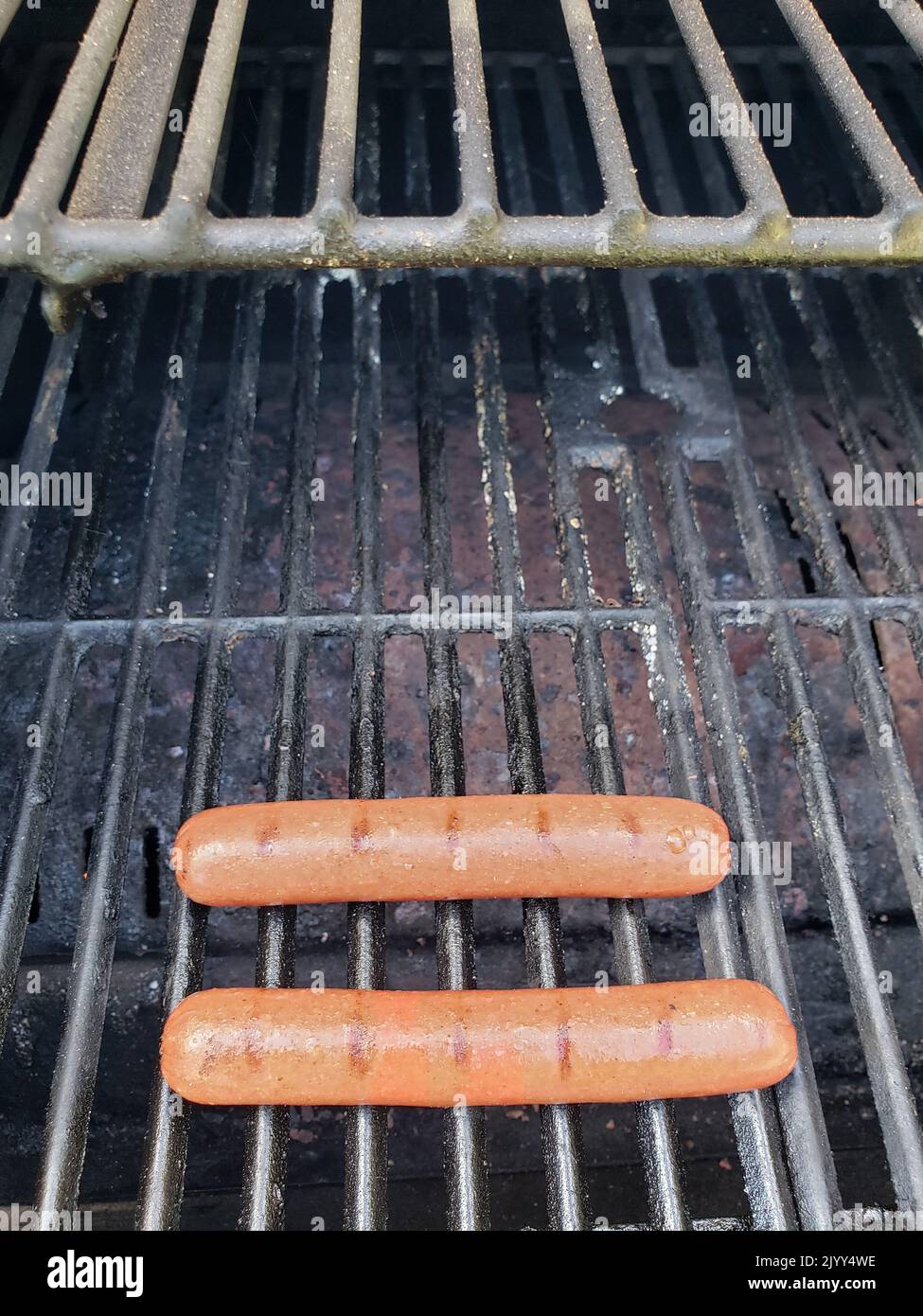 Grilling grilled hotdogs hi-res stock photography and images - Alamy