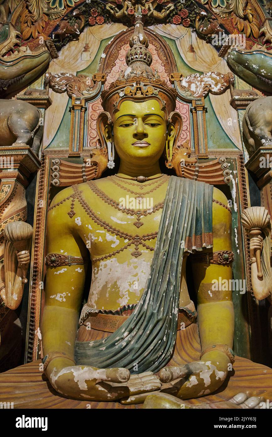 A large Buddhist statue in Sri Lanka Stock Photo - Alamy