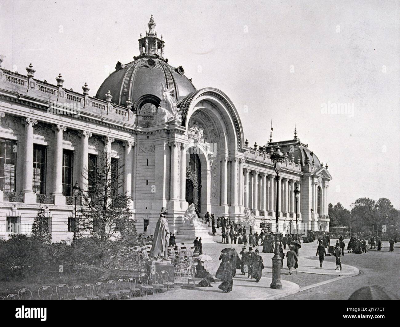 Exposition Universelle (World Fair) Paris, 1900; black and white ...