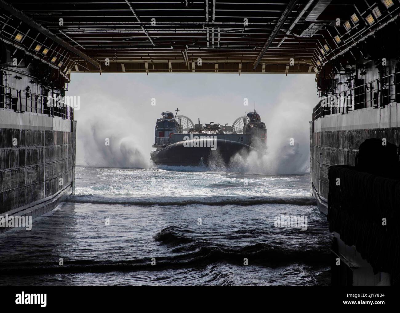 PACIFIC OCEAN (Sept. 6, 2022) A landing craft, air cushion (LCAC ...