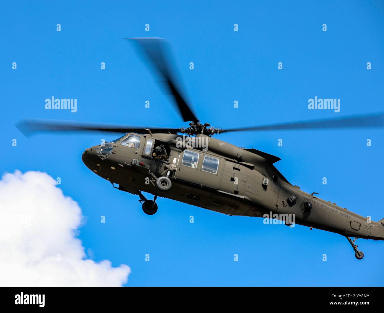 U.S. Army Soldiers assigned to the 10th Mountain Division (LI) show ...