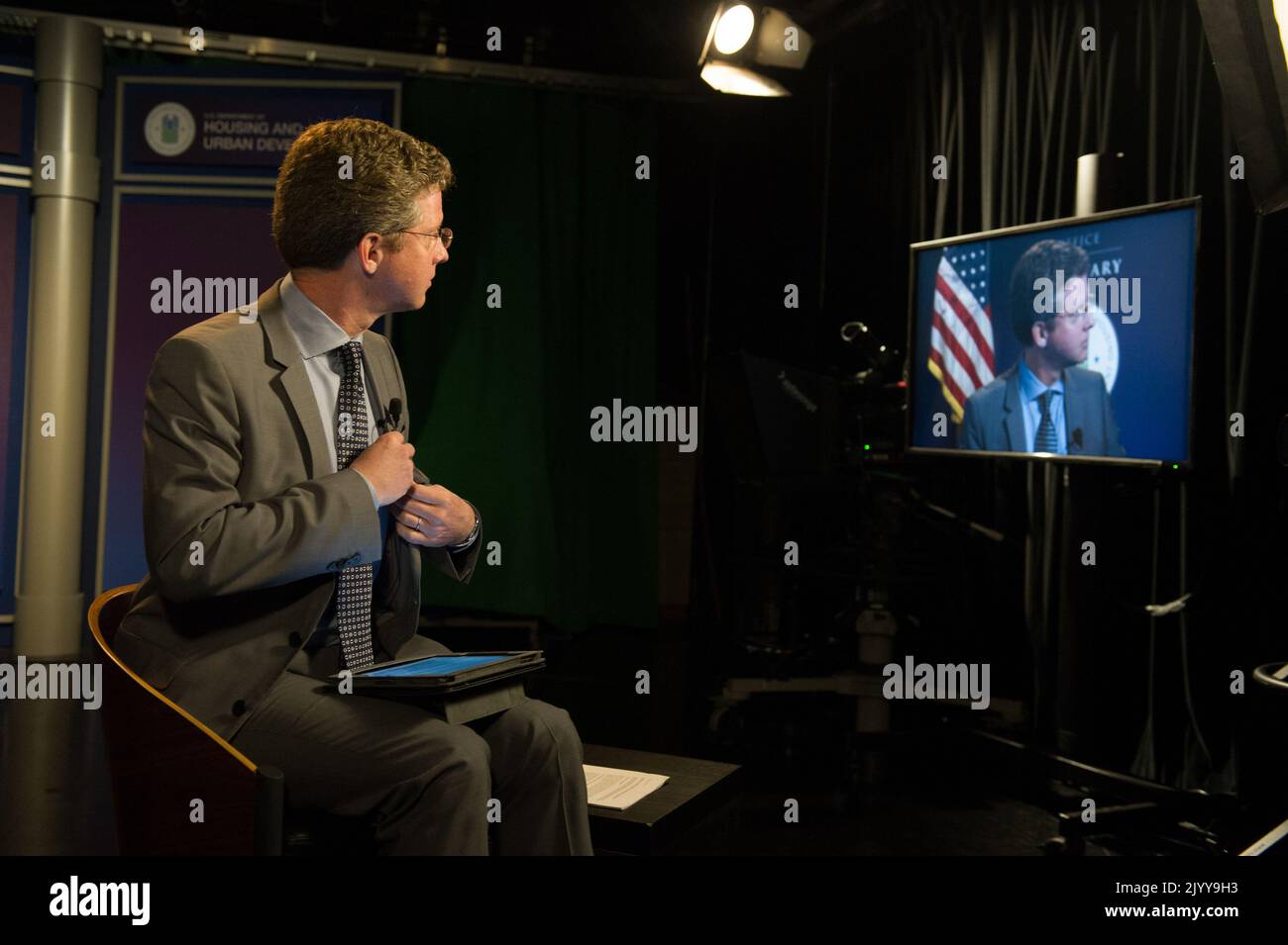 Secretary Shaun Donovan in studio for MSNBC interview Stock Photo - Alamy