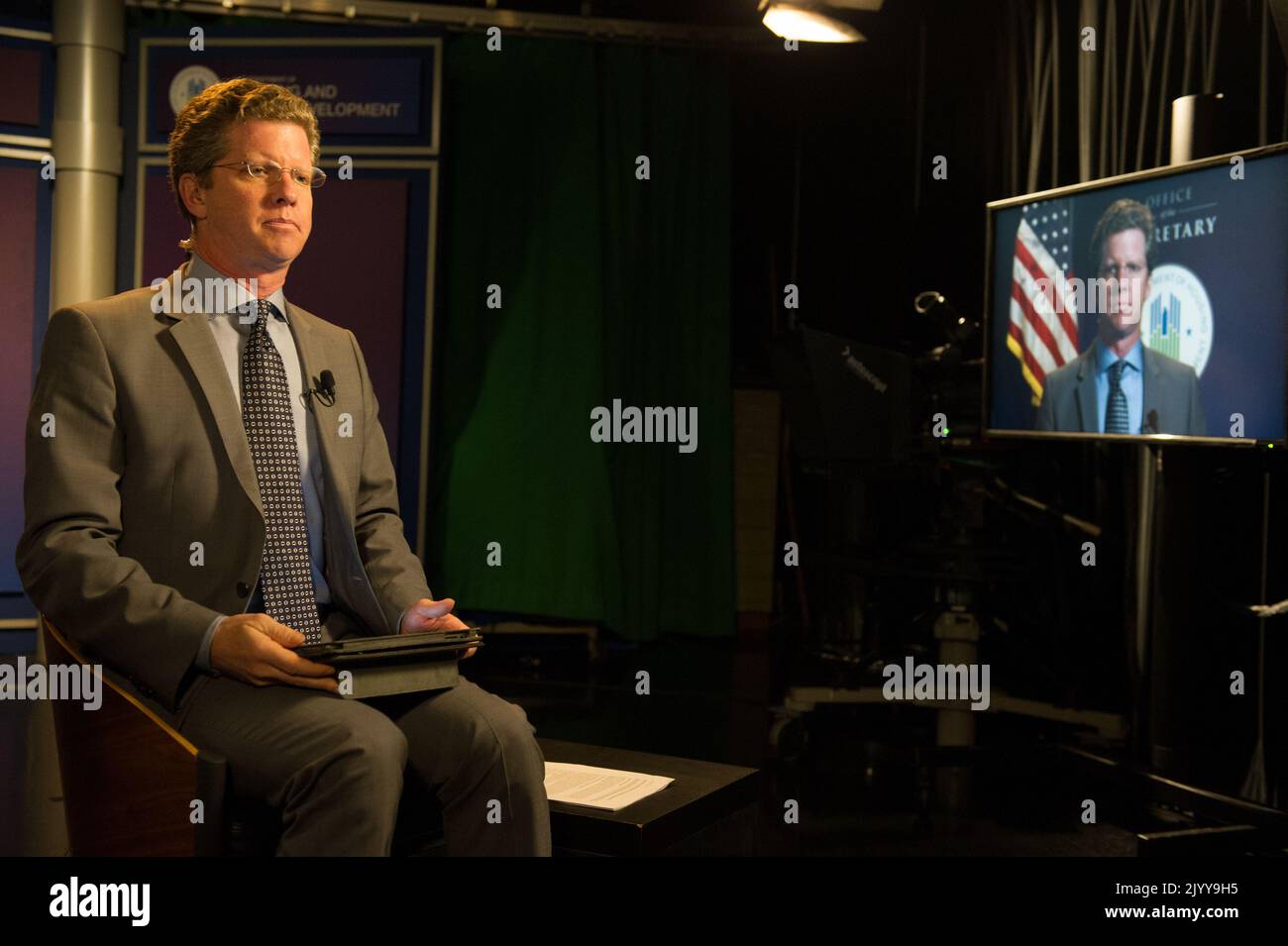 Secretary Shaun Donovan in studio for MSNBC interview Stock Photo - Alamy