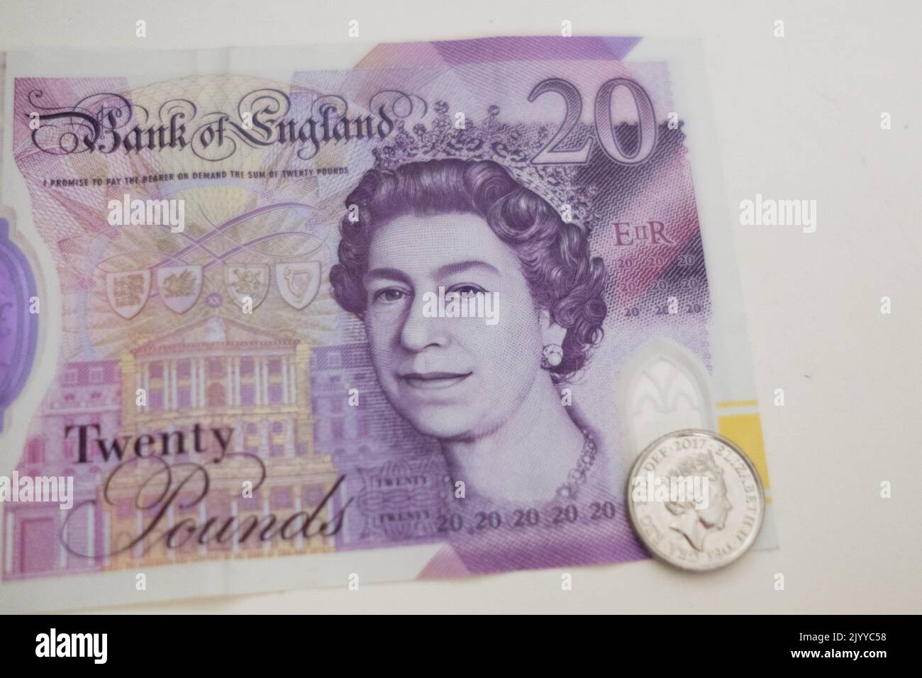 London, UK. 8 SEP, 2022. British currency with Queen Elizabeth II Stock ...
