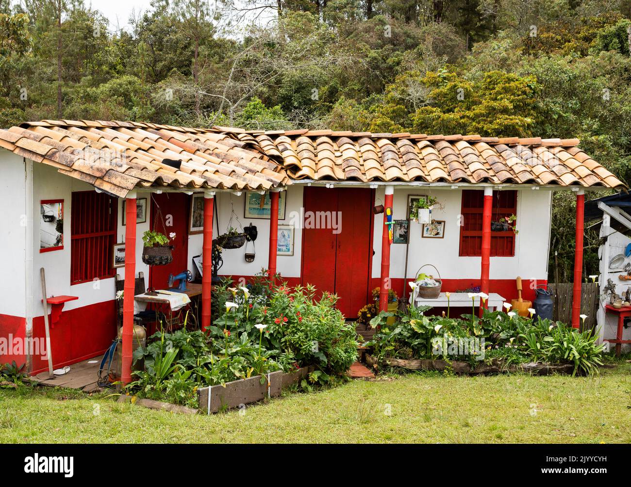 Antioqueña rural peasant house - Traditional architecture of Colombia ...