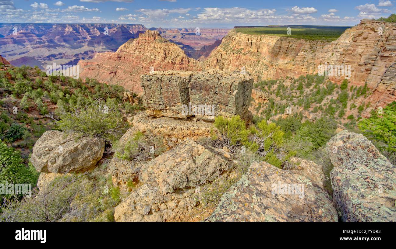 Giant block shaped boulders on a cliff ledge near Buggeln Hill at Grand ...