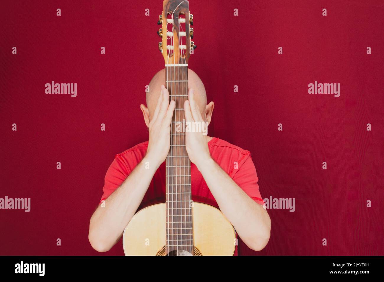 Guy guitarist hi-res stock photography and images - Alamy