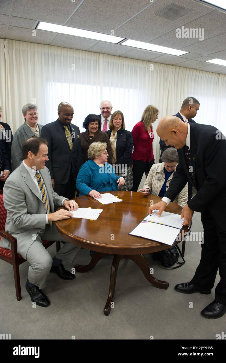 Tri-party HUD inter-office Service Level Agreement (SLA) signing ...