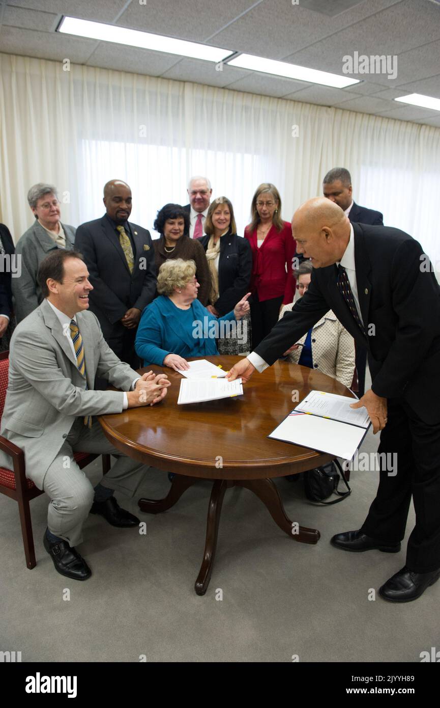 Tri-party HUD inter-office Service Level Agreement (SLA) signing ...