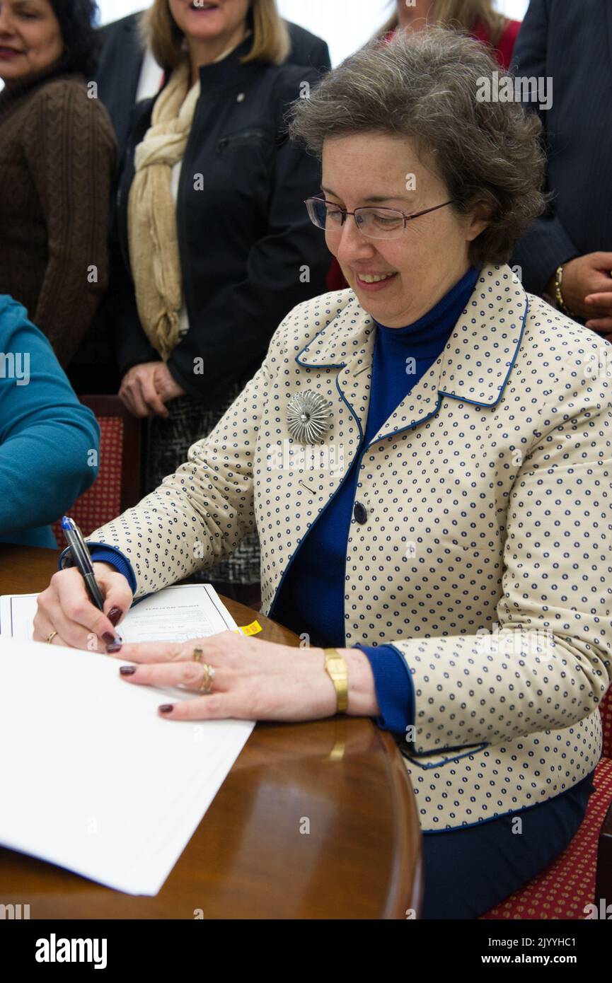 Tri-party HUD inter-office Service Level Agreement (SLA) signing ...