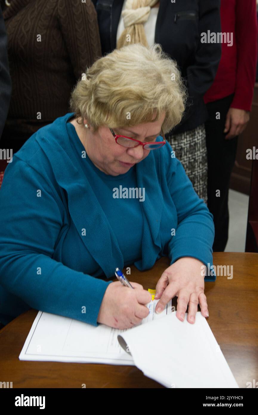 Tri-party HUD inter-office Service Level Agreement (SLA) signing ...