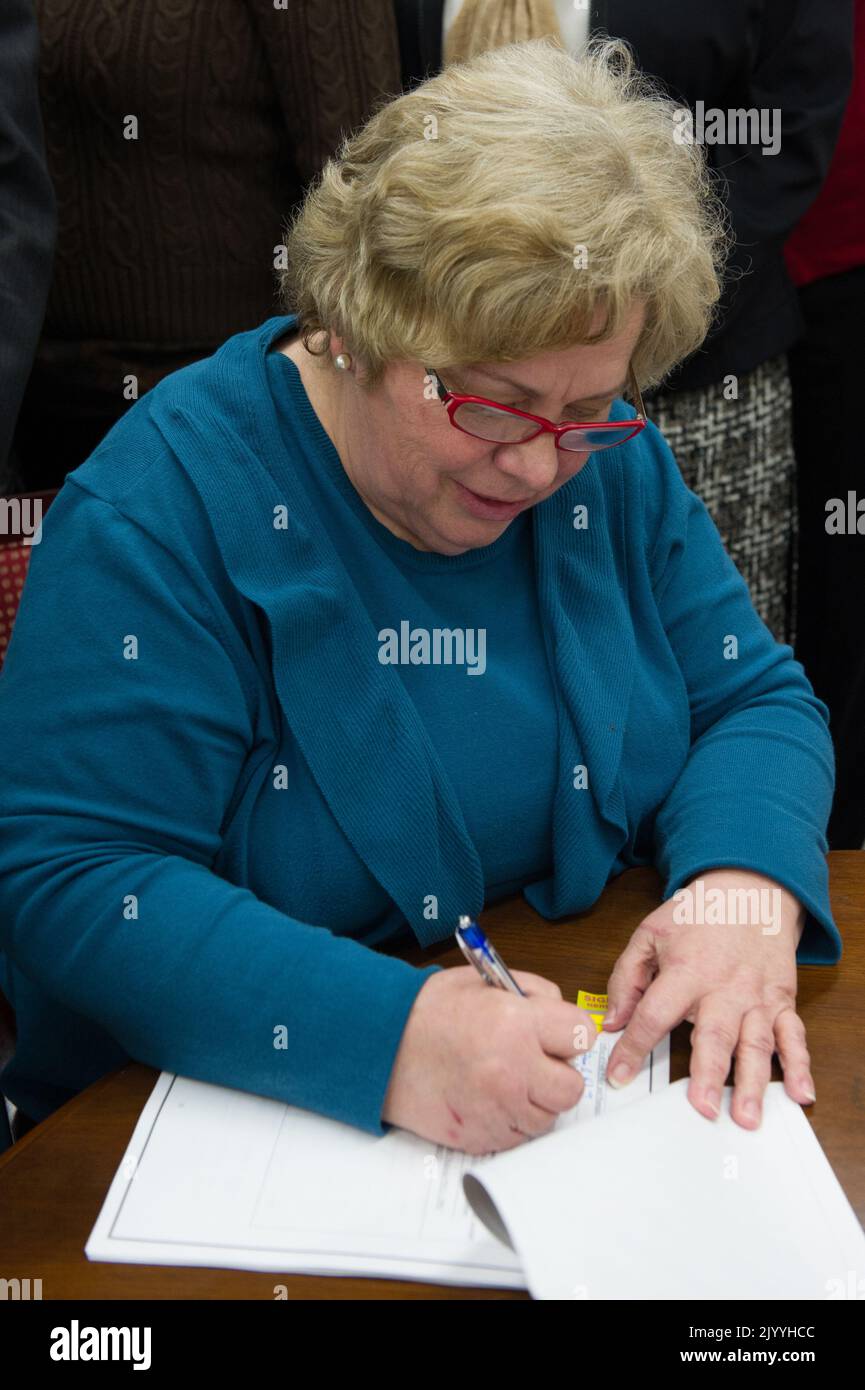 Tri-party HUD inter-office Service Level Agreement (SLA) signing ...