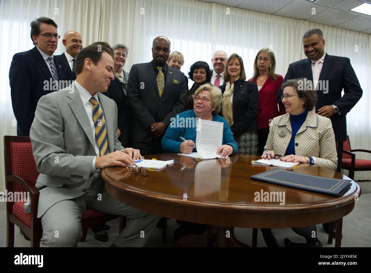 Inter process communication hi-res stock photography and images - Alamy