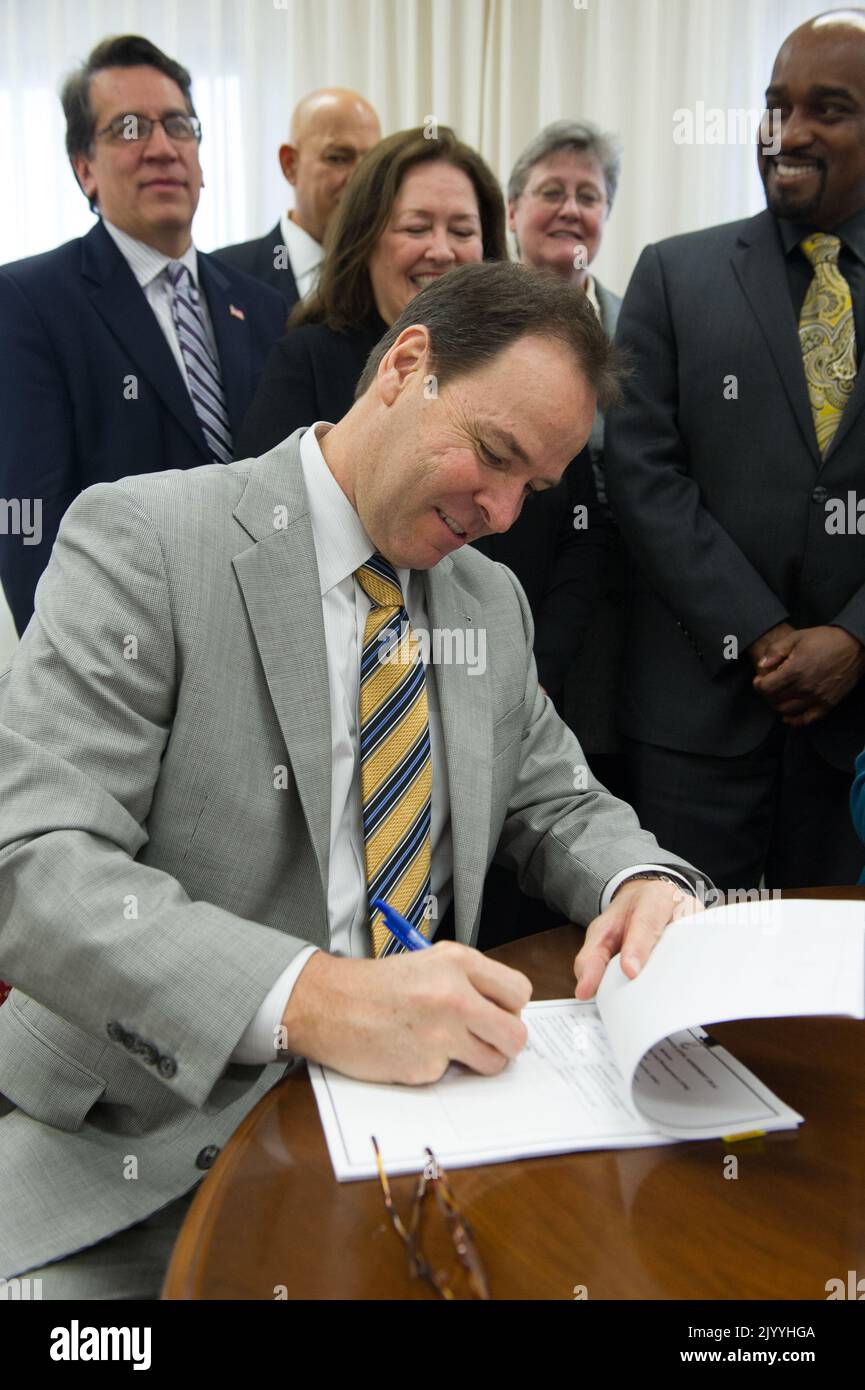 Tri-party HUD inter-office Service Level Agreement (SLA) signing ...