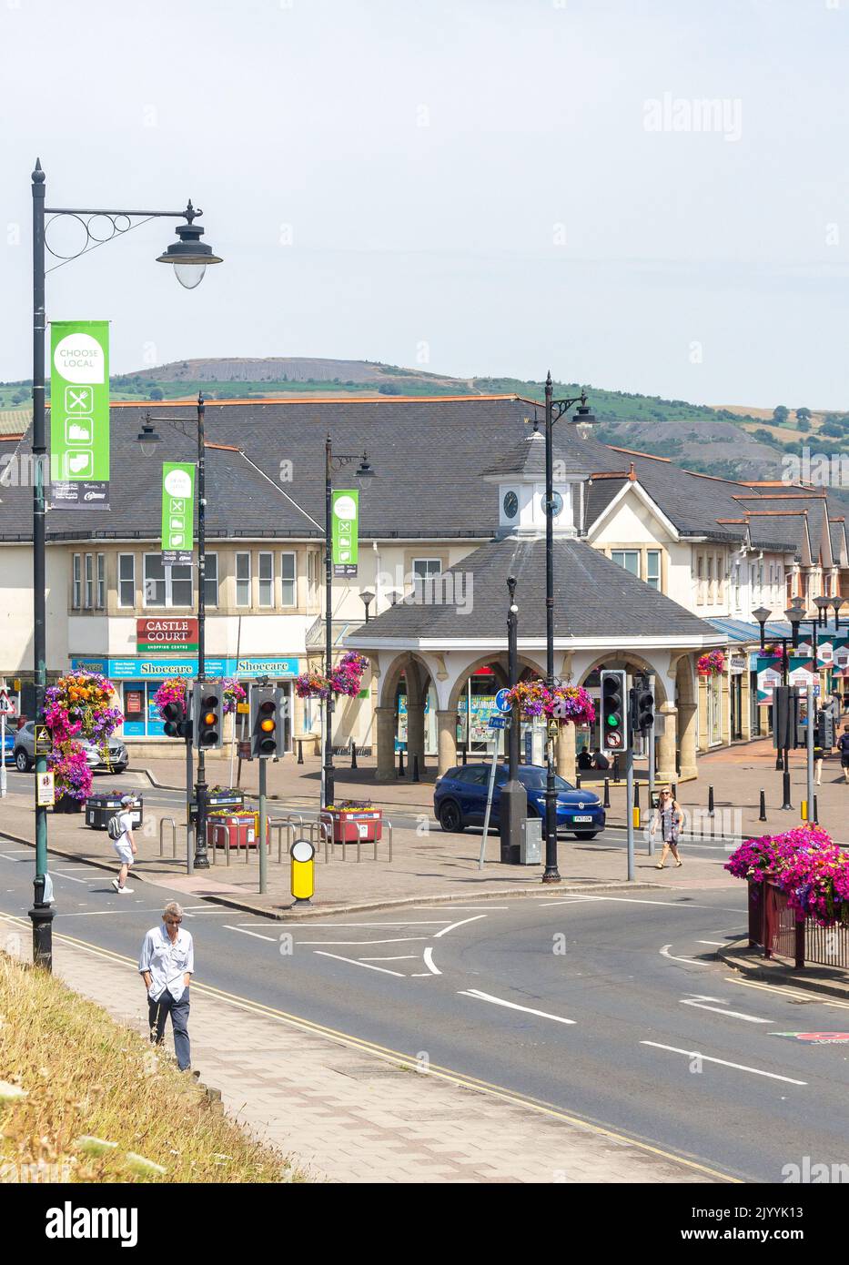 Caerffili caerphilly county borough town towns centre uk castle hi-res ...