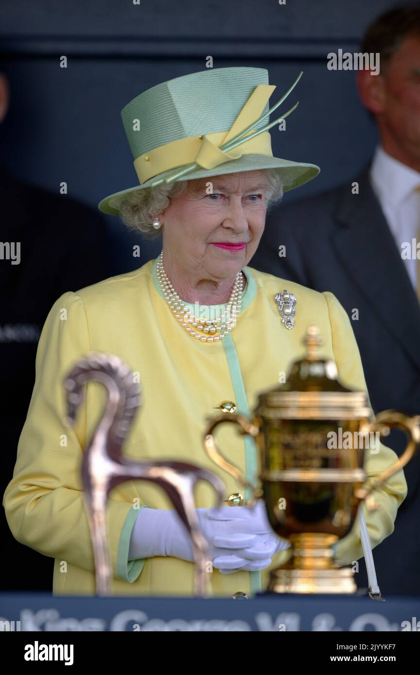 24 July 2004: Her Majesty Queen Elizabeth II at the Presentation for ...