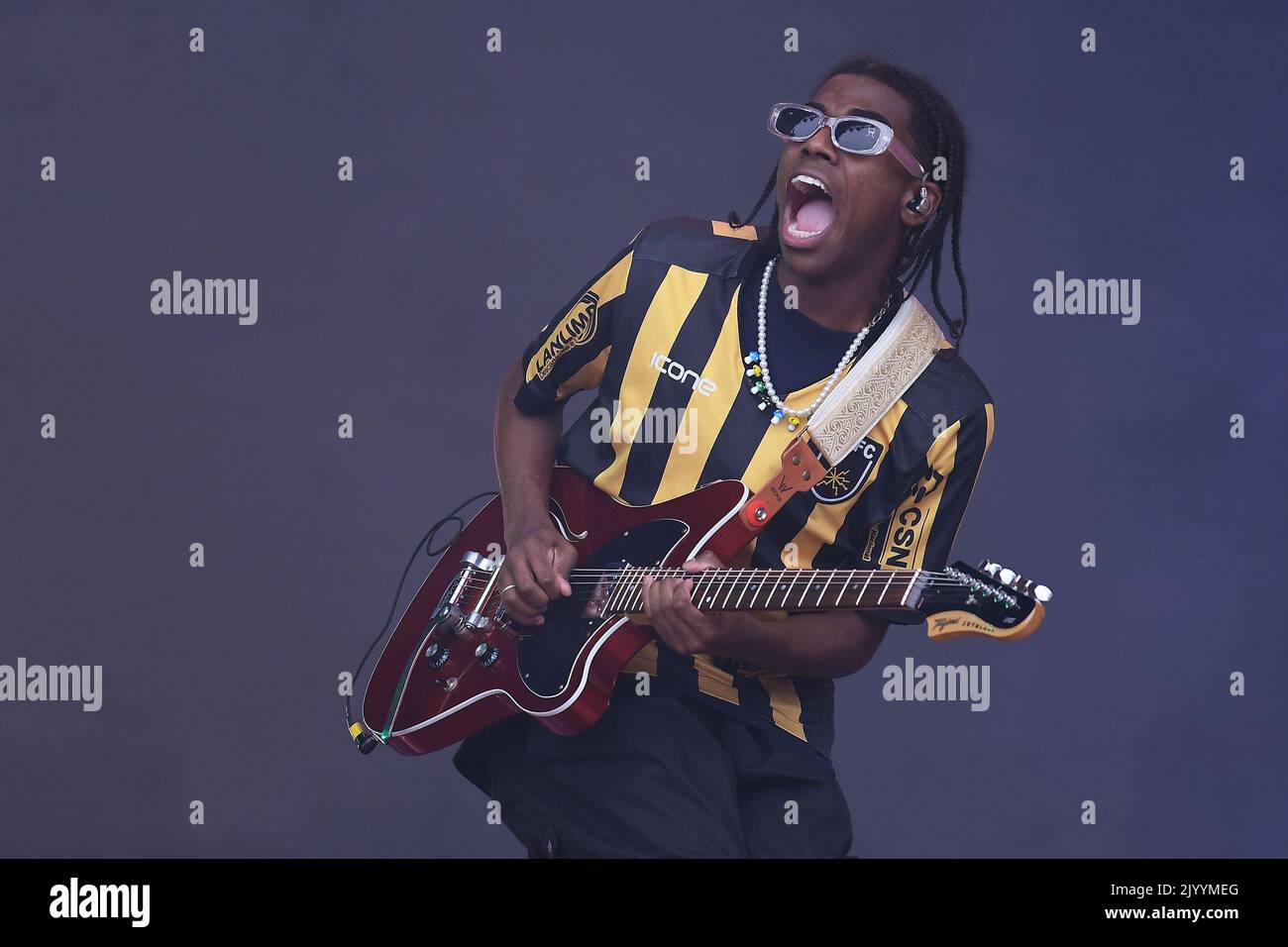 Rio de Janeiro, Brazil,September 4, 2022. Guitarist Samuel Batista during rap singer Matuê's ...