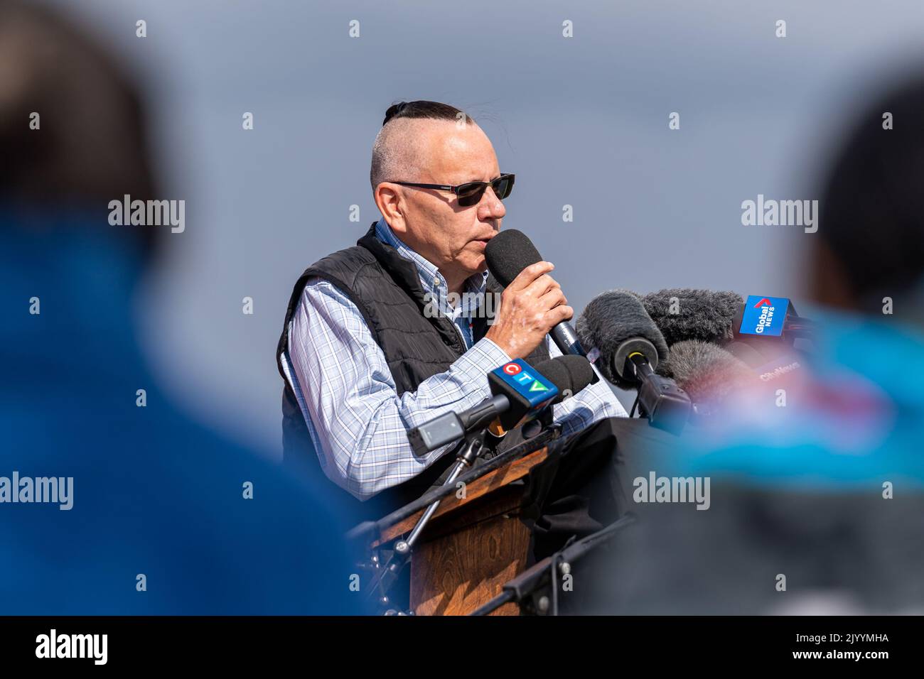 Peter Chapman Band Chief Robert Head speaks during a Federation of ...