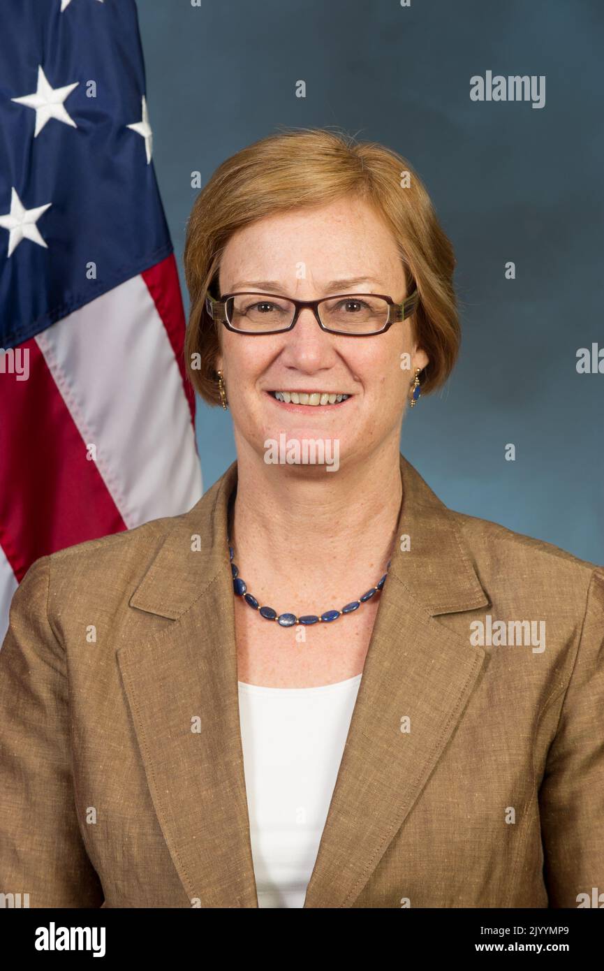 Official portrait of Carol Galante, Commissioner, Federal Housing ...