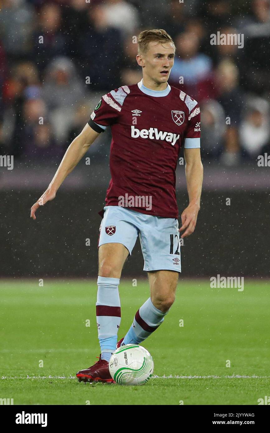 Flynn downes west ham hi-res stock photography and images - Alamy