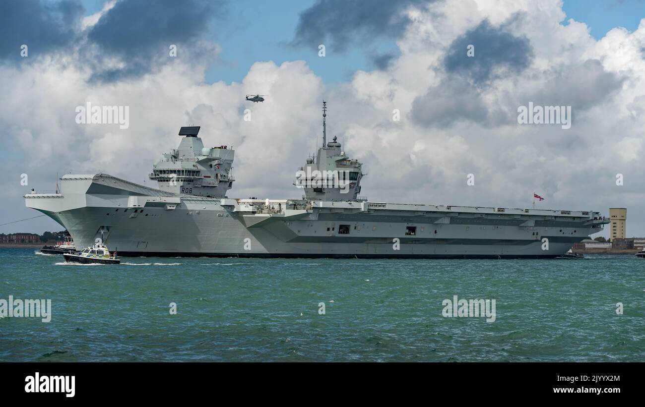 Hms royal charles royal navy hi-res stock photography and images - Alamy