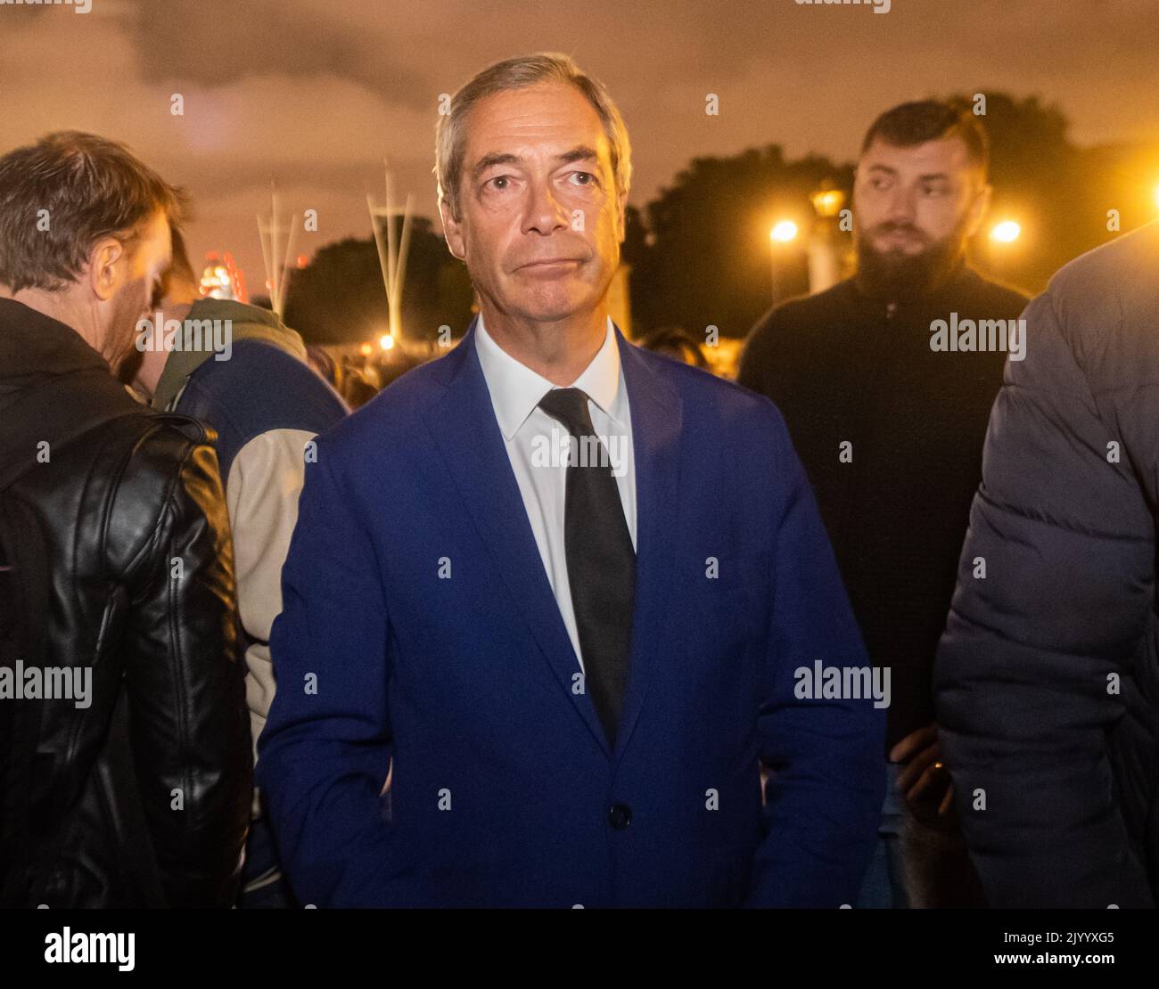 London, UK. 08th September 2022. Nigel Farage paid his Tributes outside ...