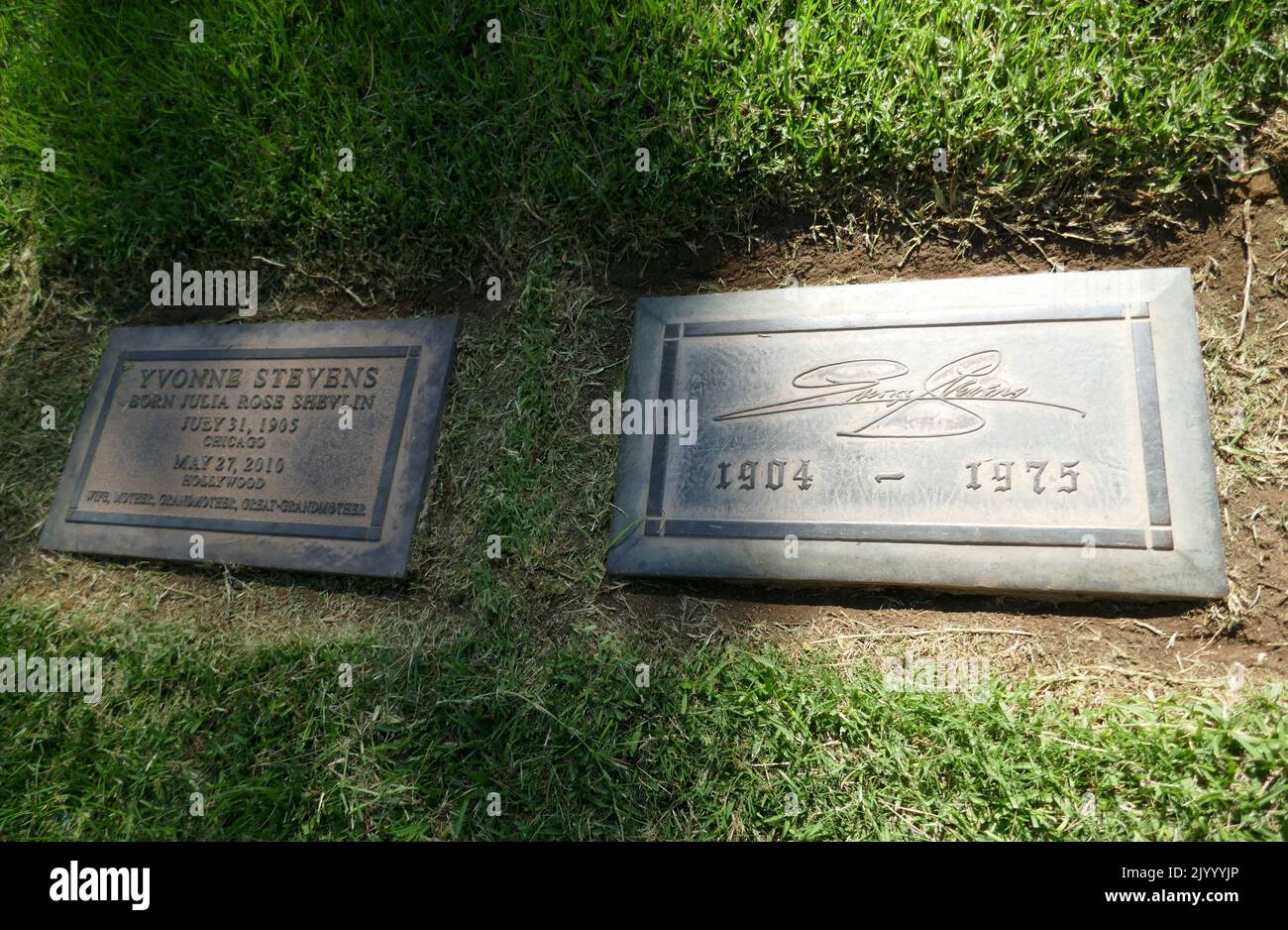 Yvonne howell hi-res stock photography and images - Alamy