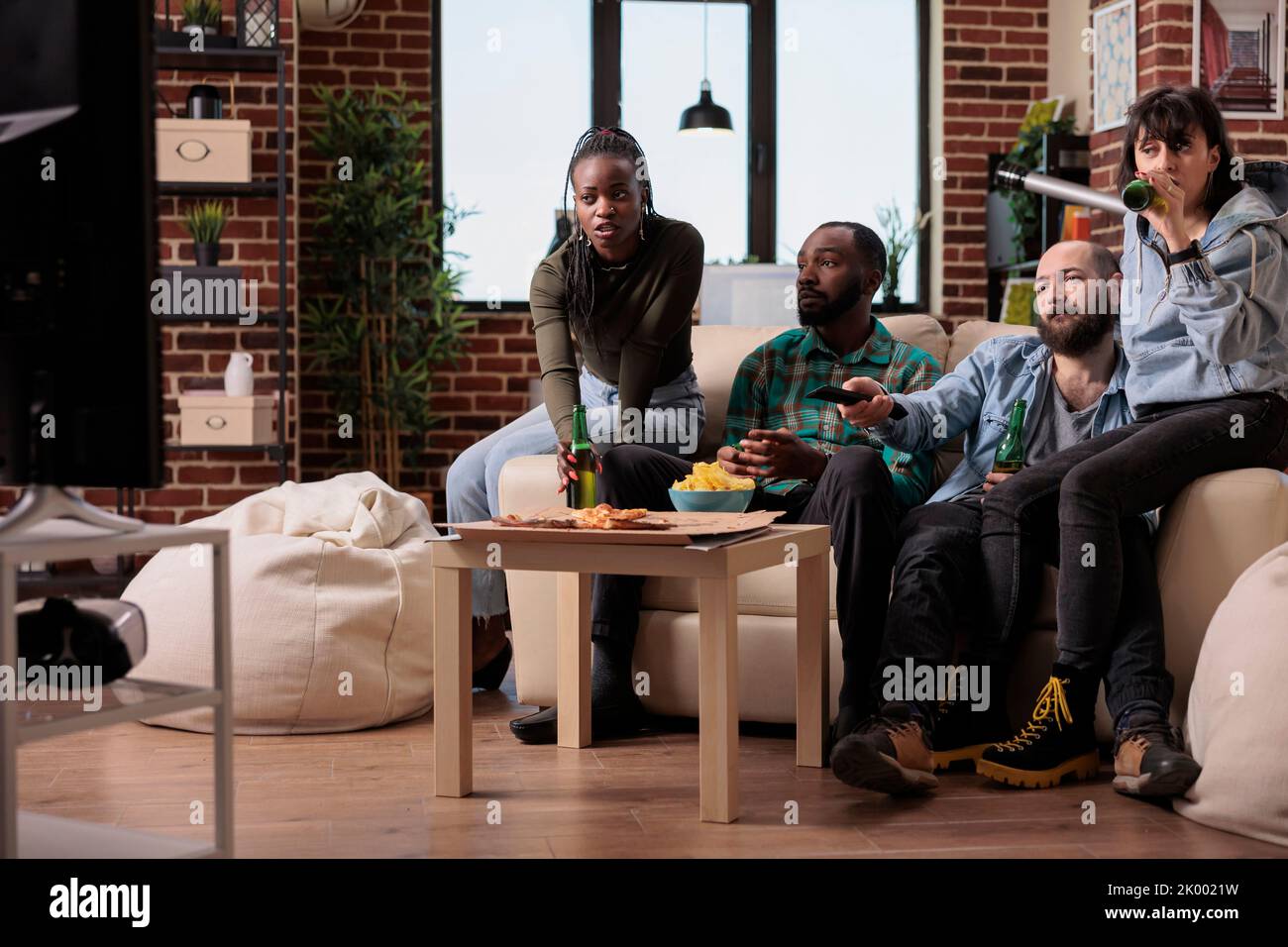 Tv reality show house hi-res stock photography and images - Alamy