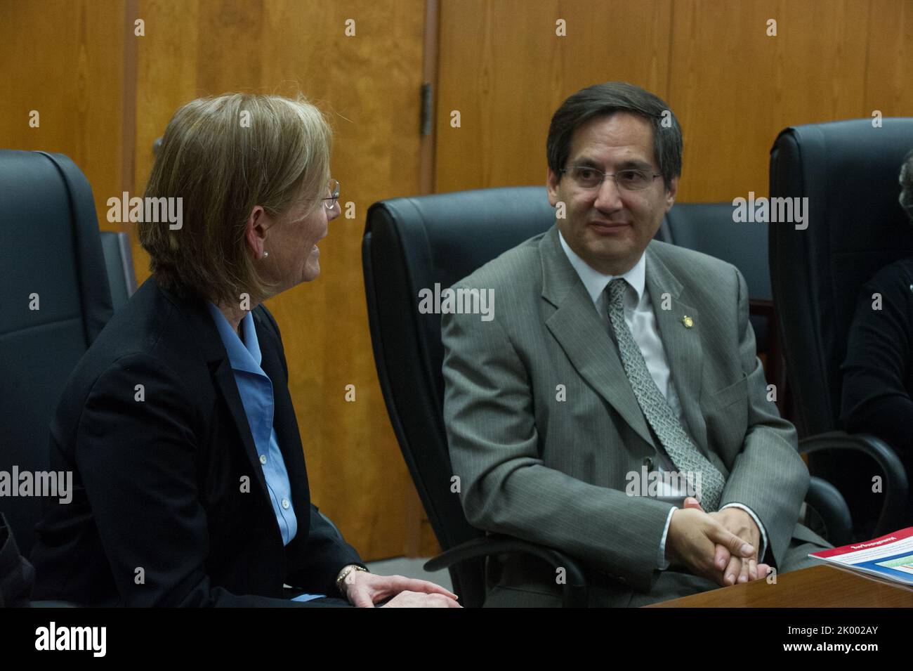 Visit of MomsRising representatives to HUD headquarters for meeting ...