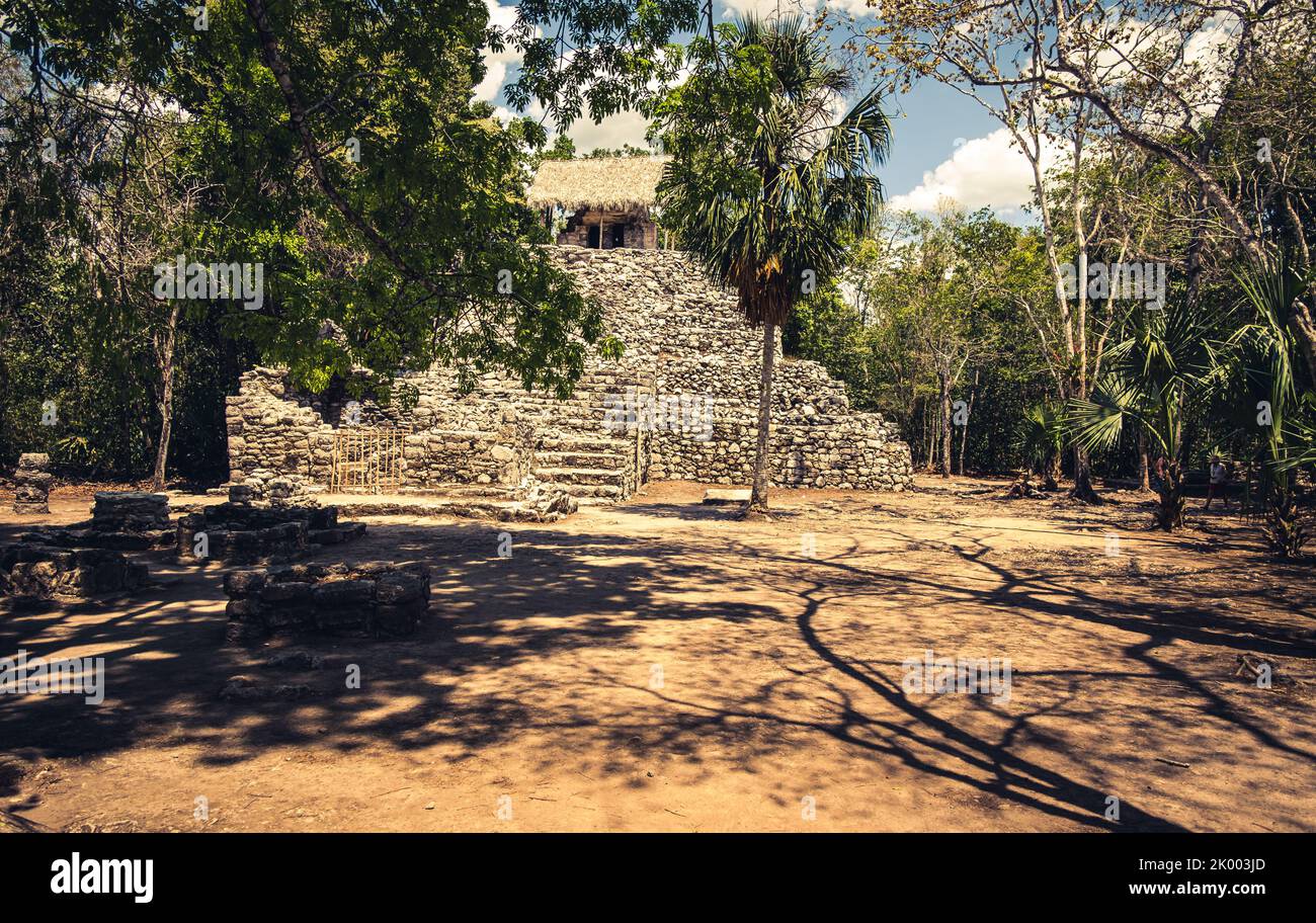 Mesoamerican Chichen Itza Temple Stairs Pyramid Archeological Yucatan ...