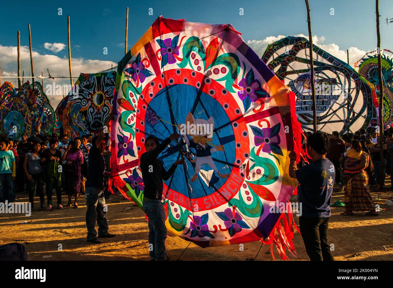 Guatemalans prepare to launch their giant backlit kite at the "Day of ...