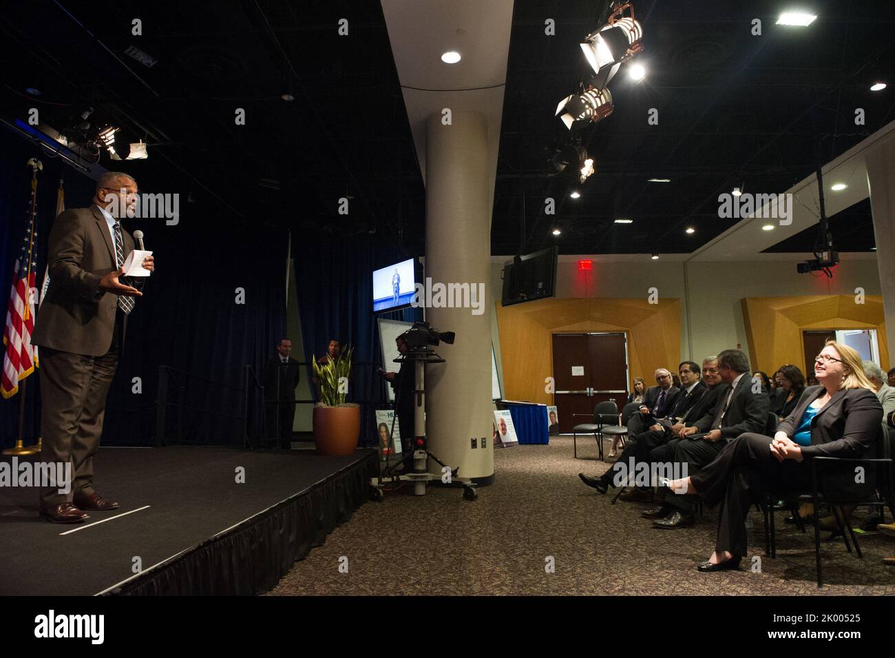 Town Hall Meeting at HUD headquarters, with Deputy Secretary Ron Sims ...