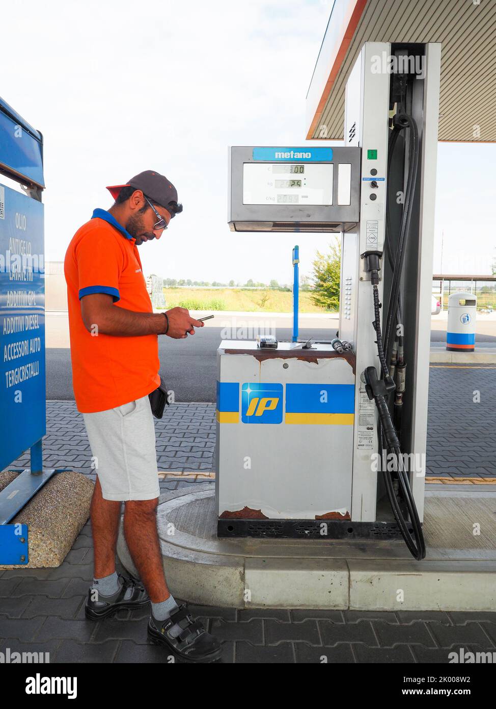 LPG gas filling stations and cars Stock Photo - Alamy