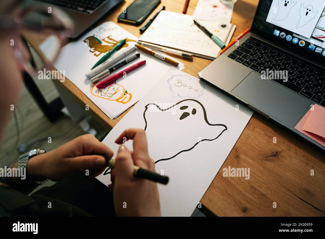 Diy halloween paper pumpkin hi-res stock photography and images - Alamy
