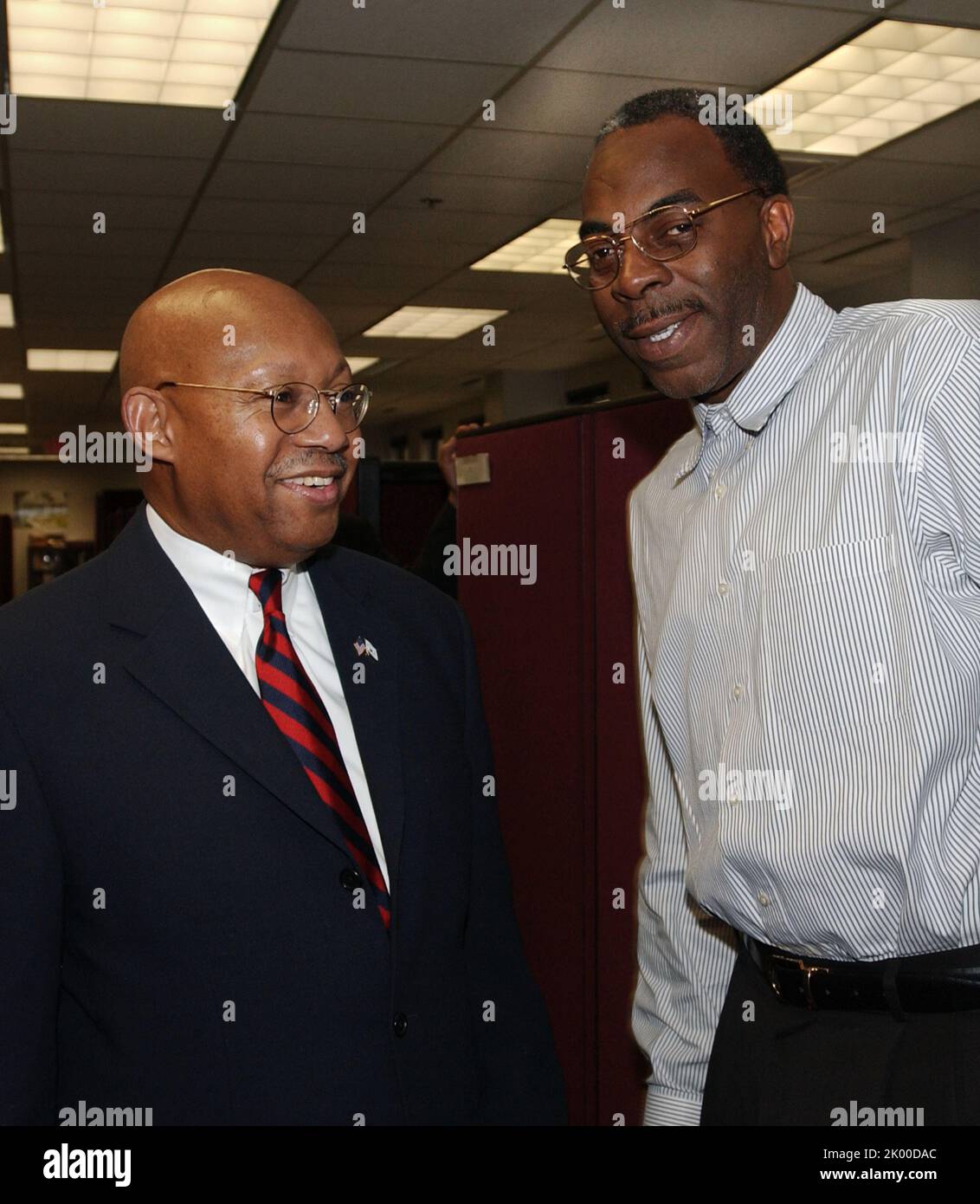 Secretary Alphonso Jackson with HUD Field Office staff in New Orleans ...