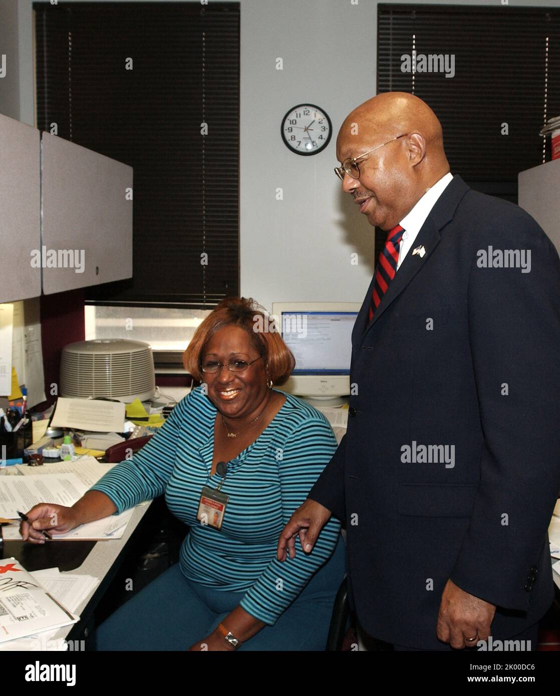 Secretary Alphonso Jackson with HUD Field Office staff in New Orleans ...