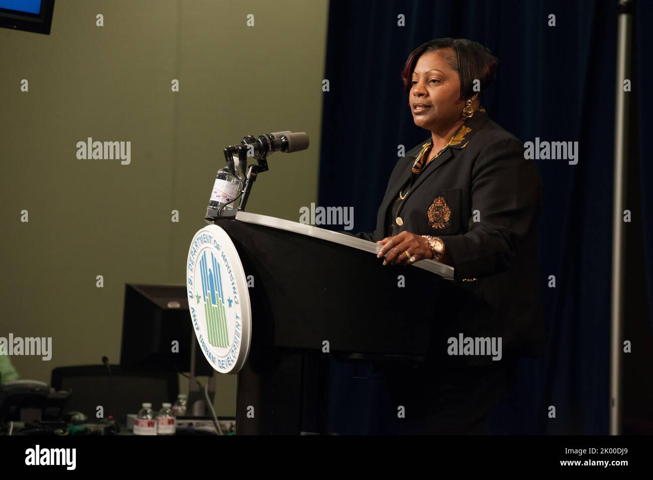 Federally Employed Women (FEW) Meeting at HUD headquarters, featuring ...