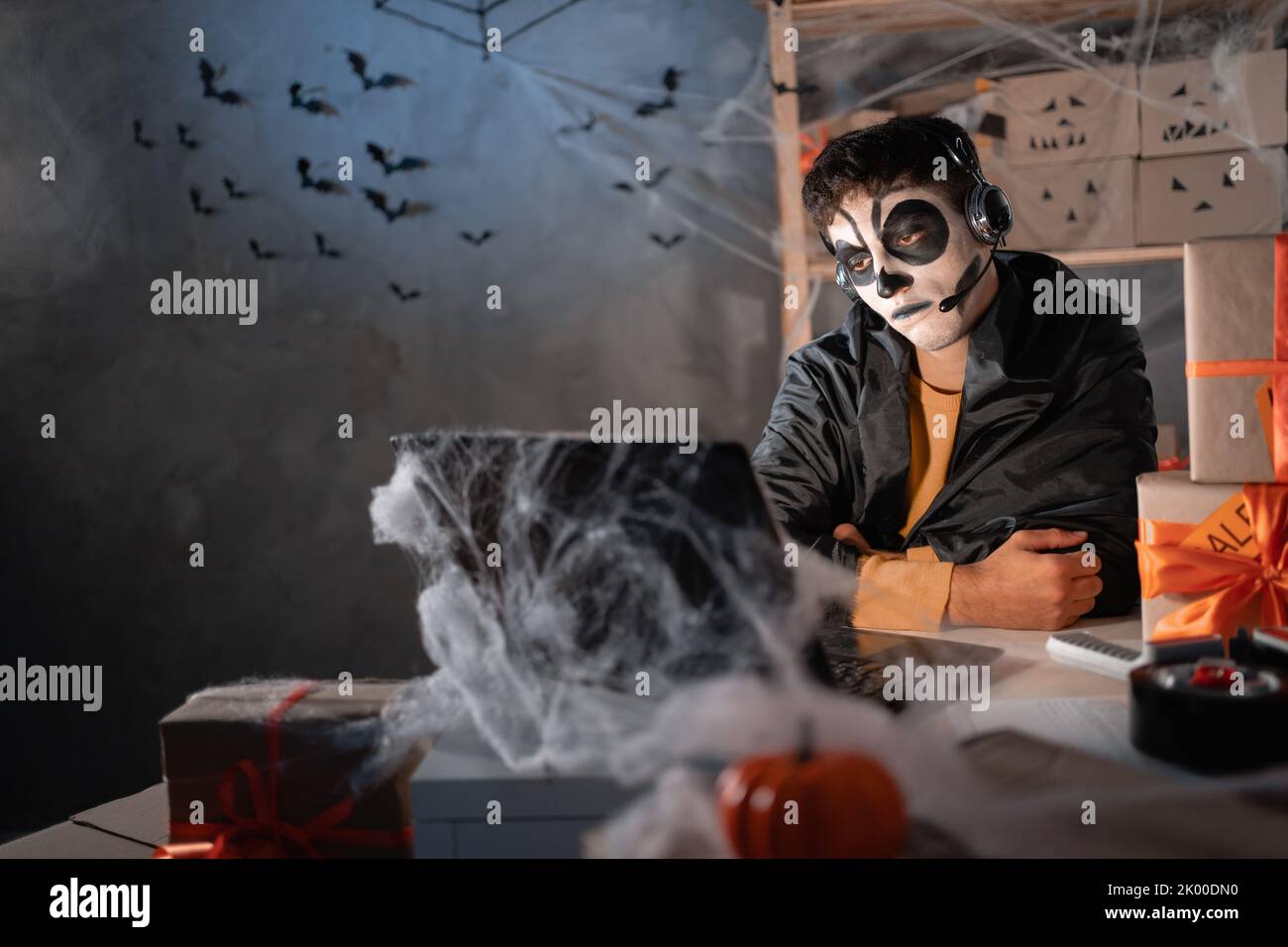 Delivery man horror hi-res stock photography and images - Alamy