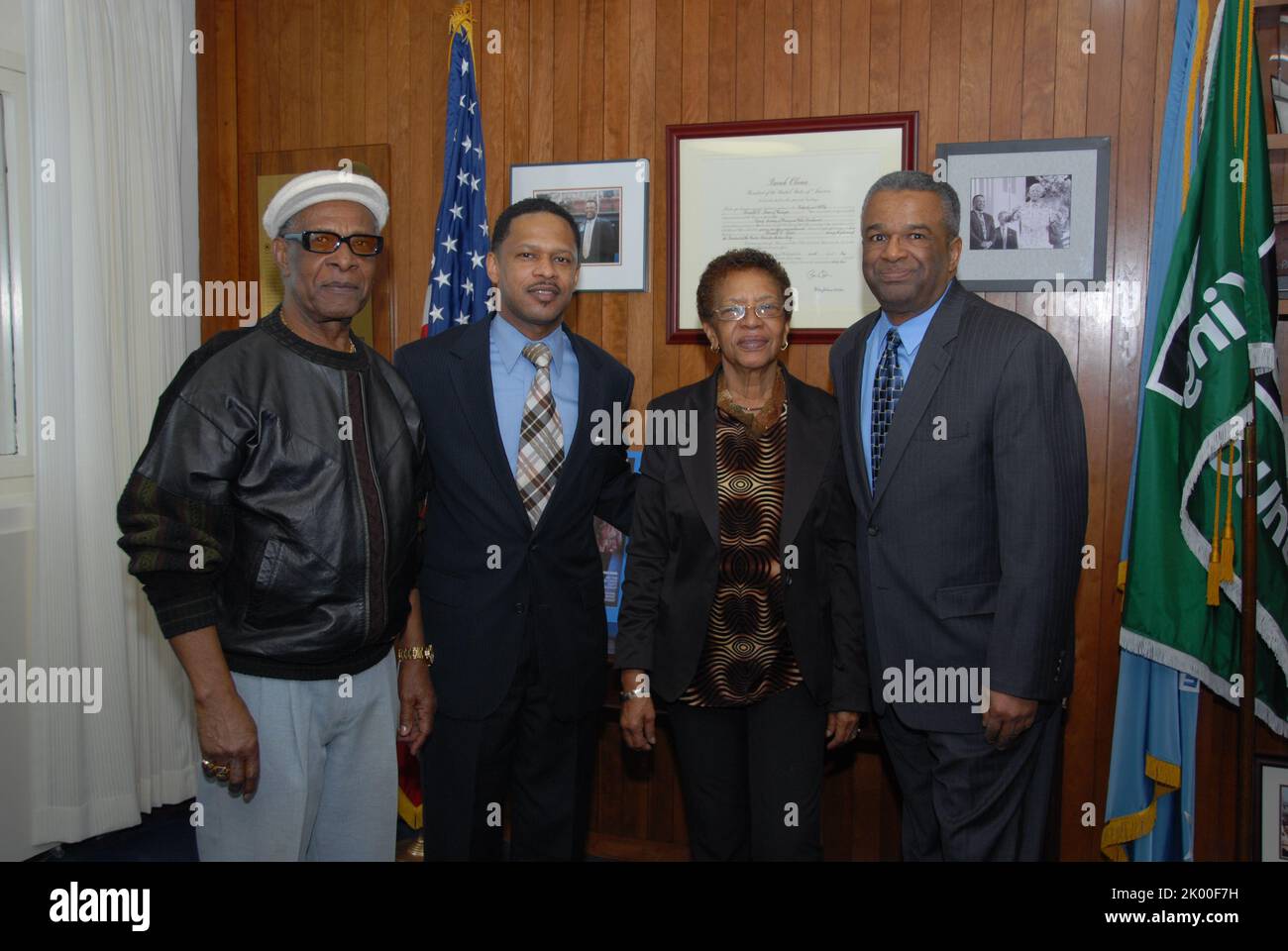 Deputy Secretary Ron Sims with Anthony Donald and family Stock Photo ...
