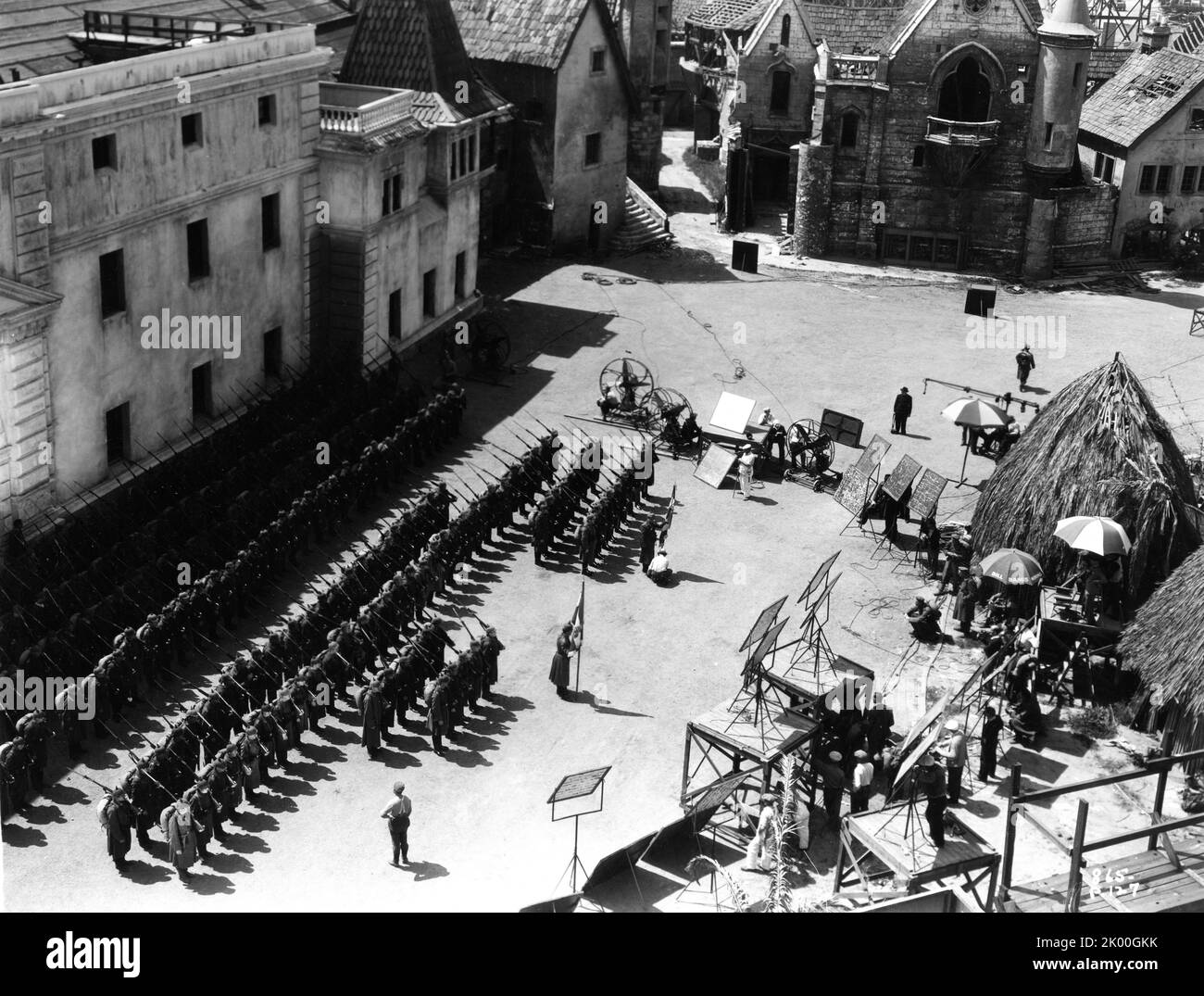 On Set candid filming Parade of German Soldiers on Universal Studios ...